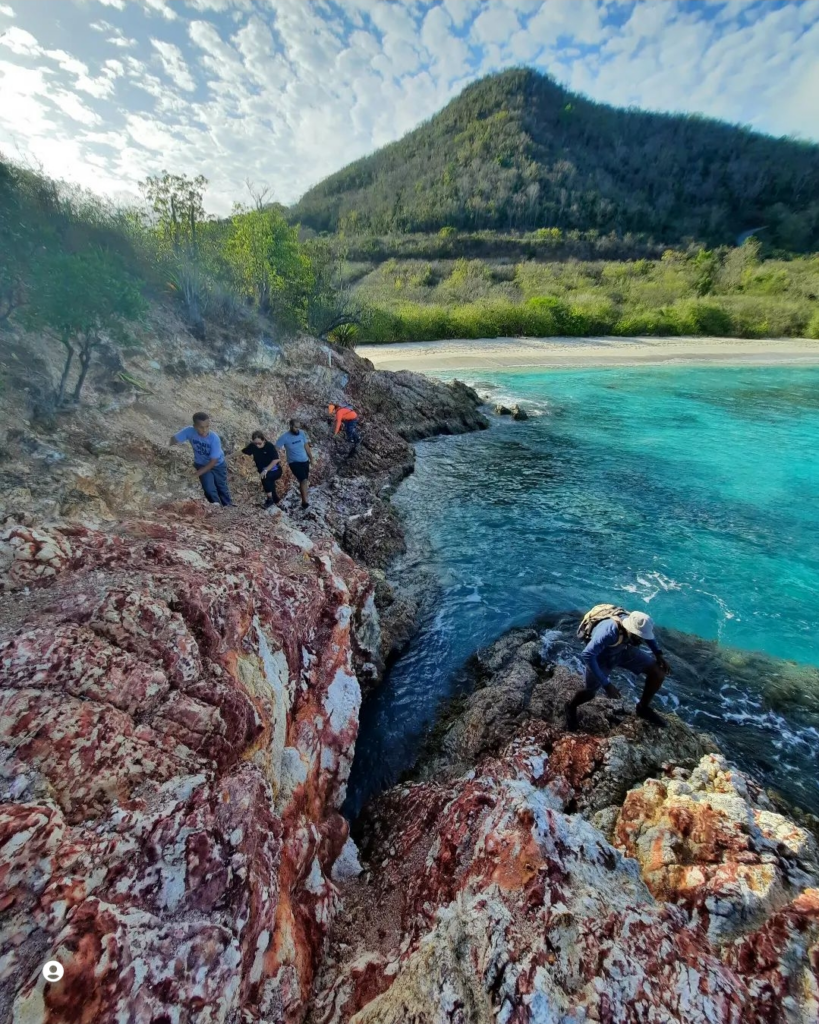 Happy Height Hike Tour - Carpenter Rock Trail - reservemytours.com